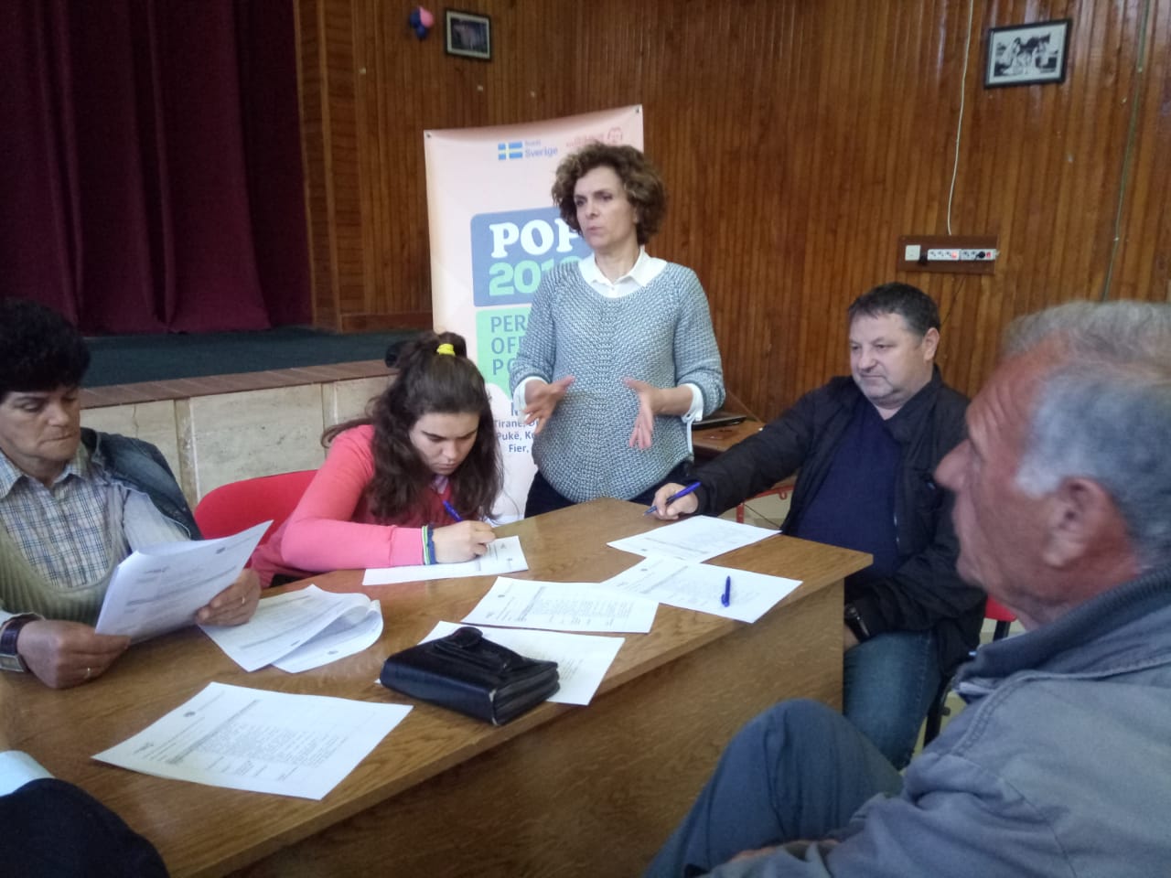 Forum me banorë në Njësinë Administrative, Novoselë, Vlorë - Pop Network